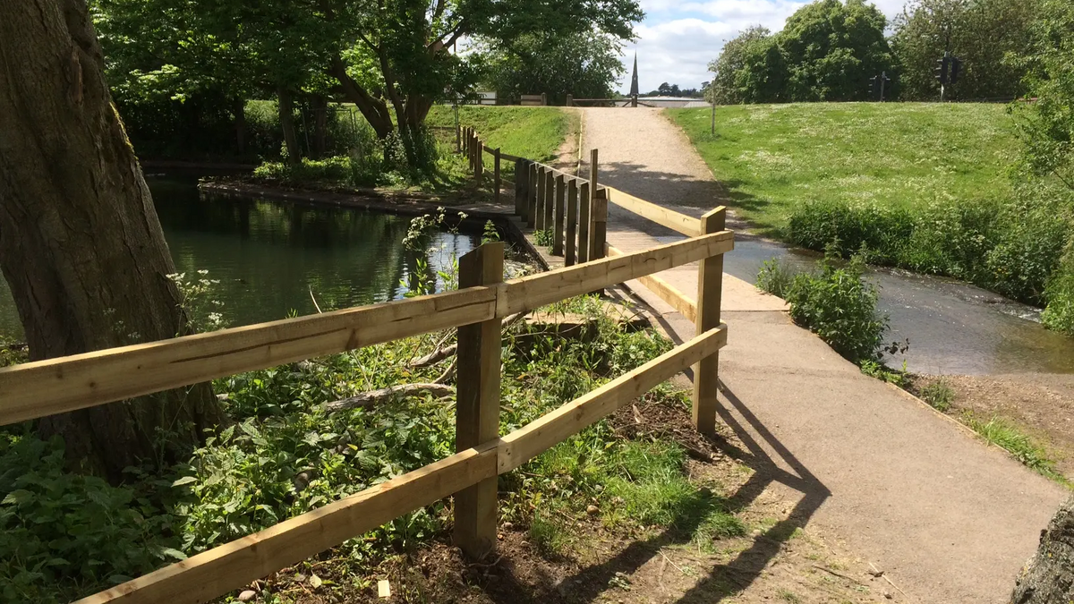 The Fence of Doom strikes again! - Derbyshire Dales Liberal Democrats